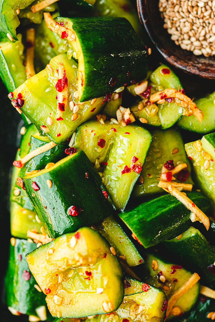 Tataki Kyuri (Japanese Smashed Cucumbers) | たたききゅうり - Ellie Likes Cooking