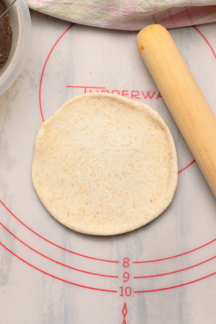 Vegan Anpan (Japanese Red Bean Bun) | ビーガンあんパン - Ellie Likes Cooking